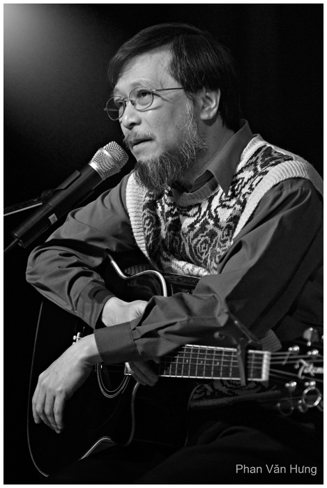 Nhạc sĩ du ca Phan Văn Hưng: hát cho tuổi thơ và quê hương đọa đày (Huy Phương) | Thanh Thúy